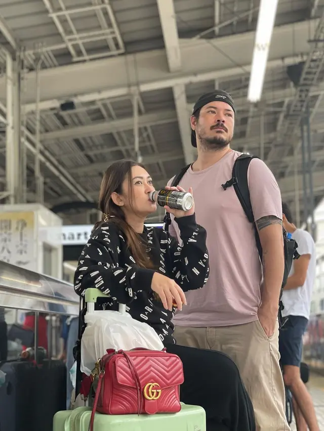7 Potret Nafa Urbach dan Zack Lee Liburan Bareng Buah Hati ke Jepang - Hot Liputan6.com