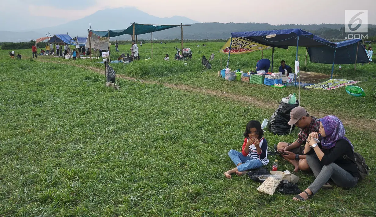 FOTO: Musim Kemarau, Danau Rawa Pening Berubah Jadi Sabana - Foto ...