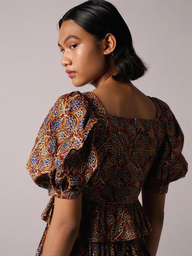 8 Batik Modern Lengan Puff Style Vintage yang Stylish, Memadukan ...