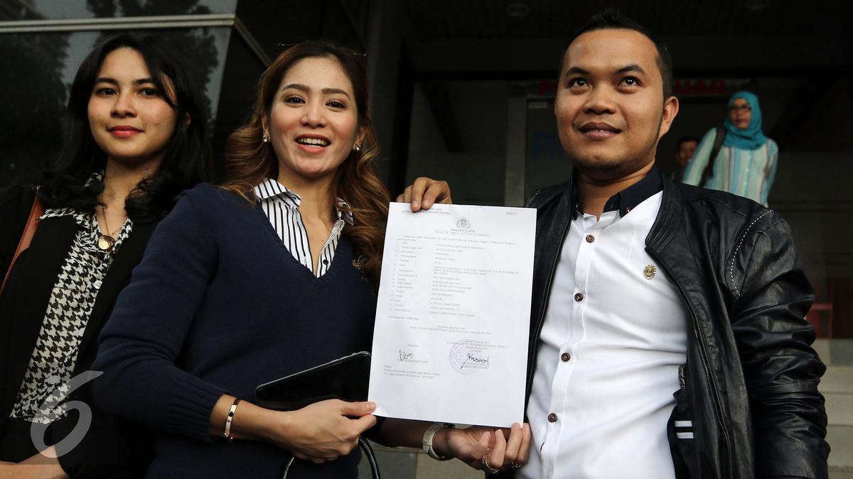 Bunga Zainal Jadi Korban Penipuan - ShowBiz Liputan6.com