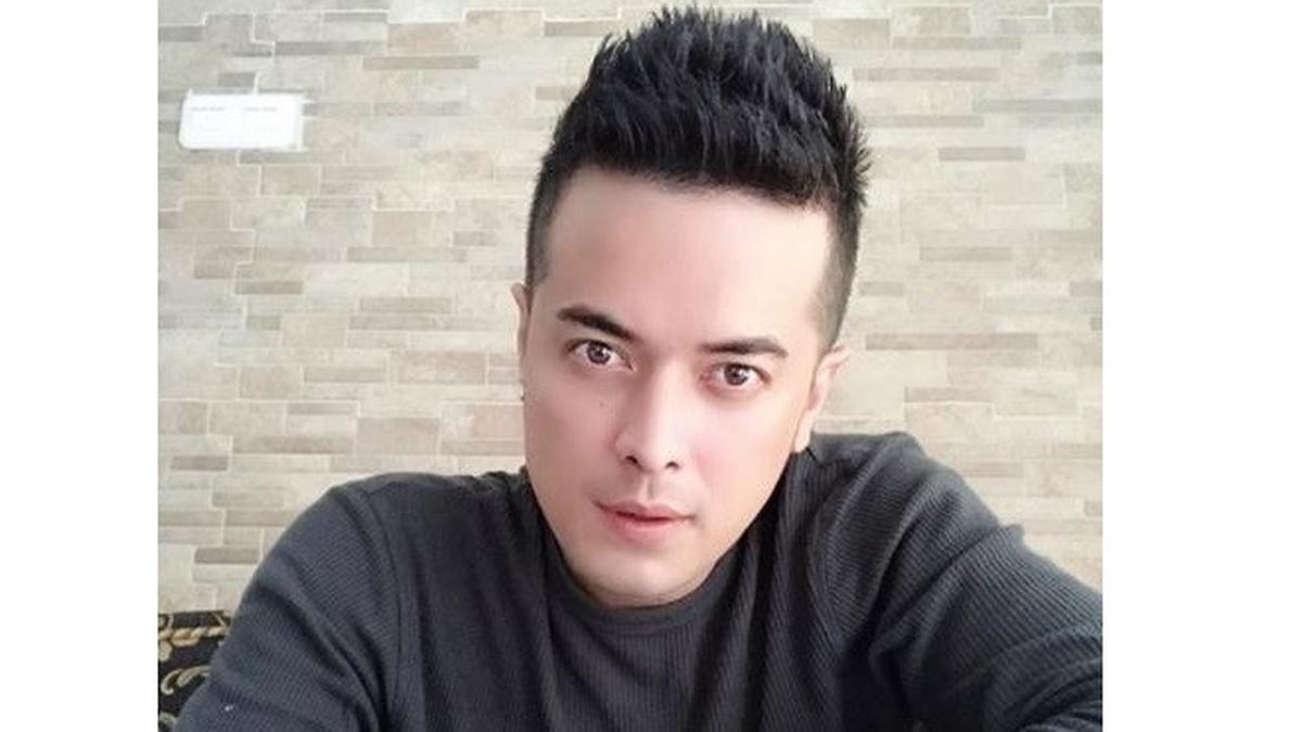 Jarang Tersorot, Ini 7 Potret Choky Andriano dengan Ketiga Anaknya