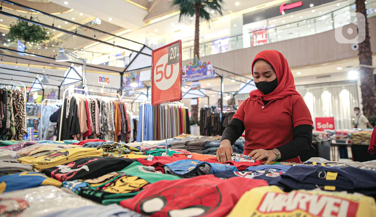 Diskon Natal dan Akhir Tahun di Pusat Perbelanjaan - Foto Liputan6.com