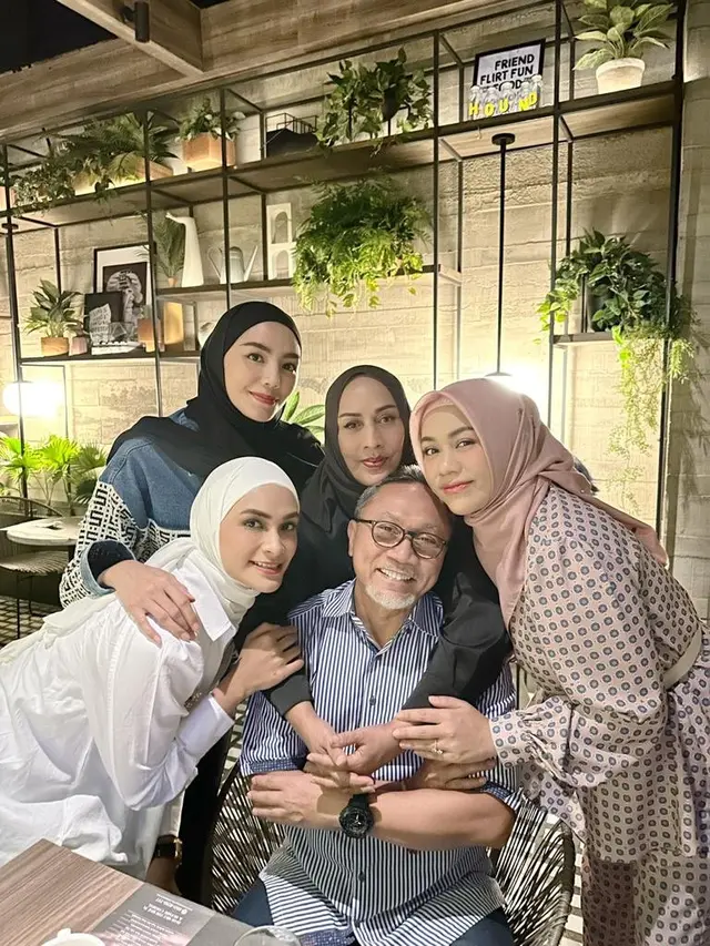 Rayakan Hari Ayah, Zita Anjani Cerita Sosok Zulhas yang Jadi Panutan Keluarga - News Liputan6.com