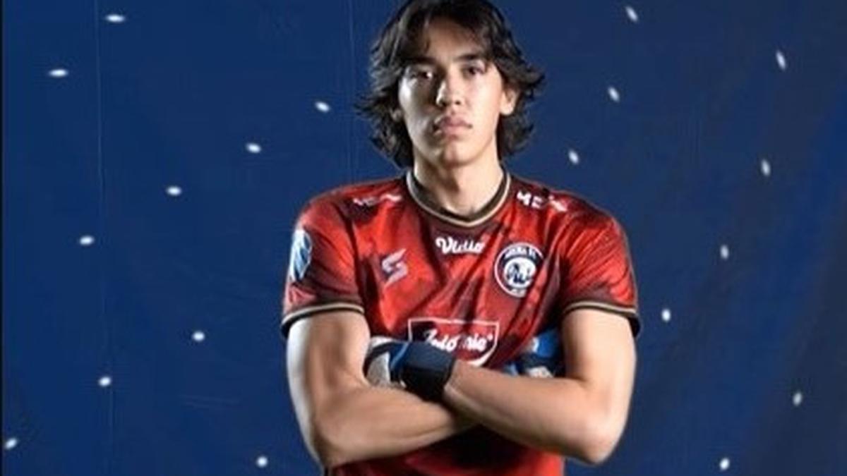 Perkenalkan, Julian Schwarzer Kiper Baru Arema FC Asal Filipina yang ...