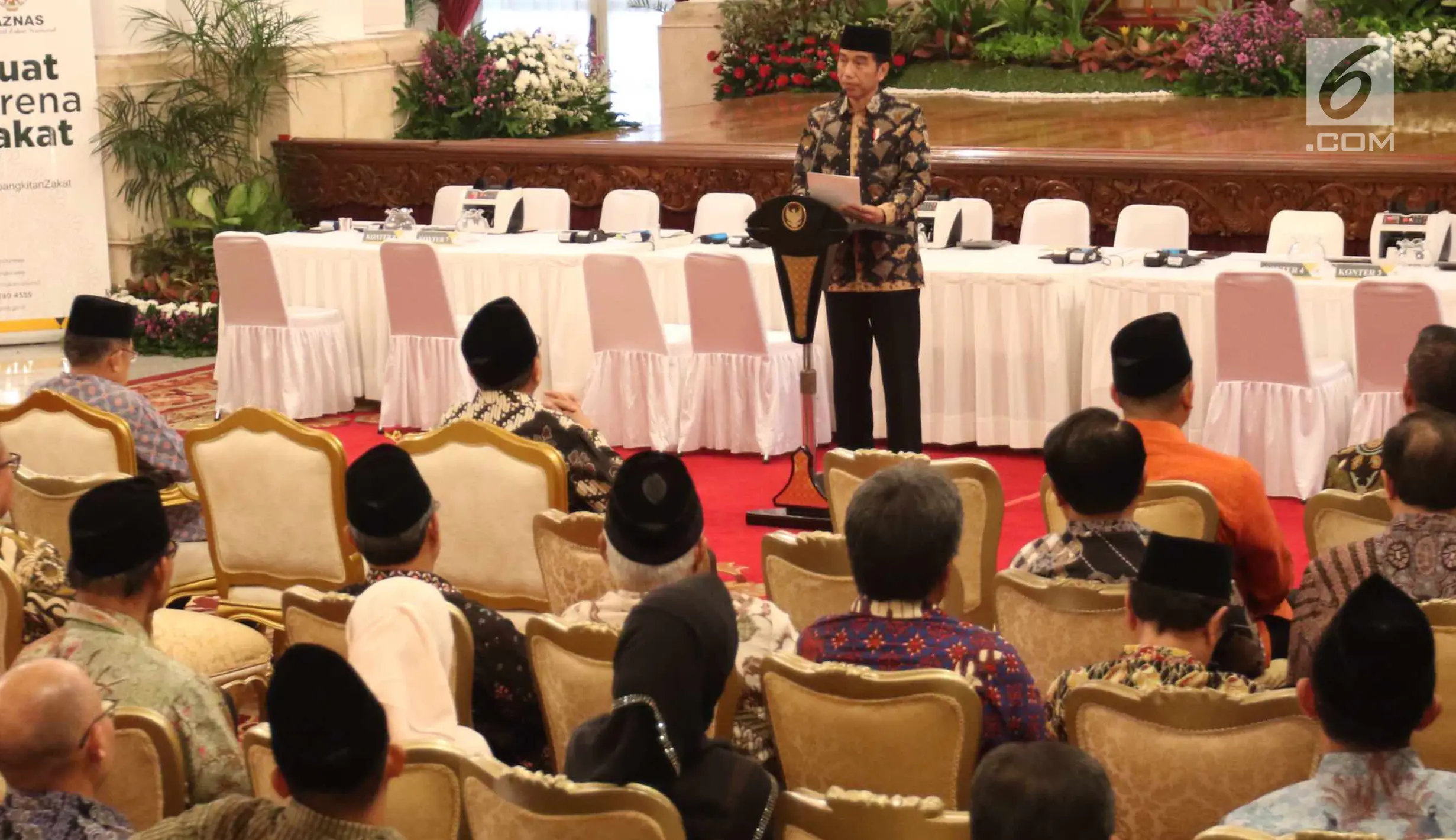 FOTO: Jokowi dan Jusuf Kalla Serahkan Zakat di Istana Negara - Foto ...