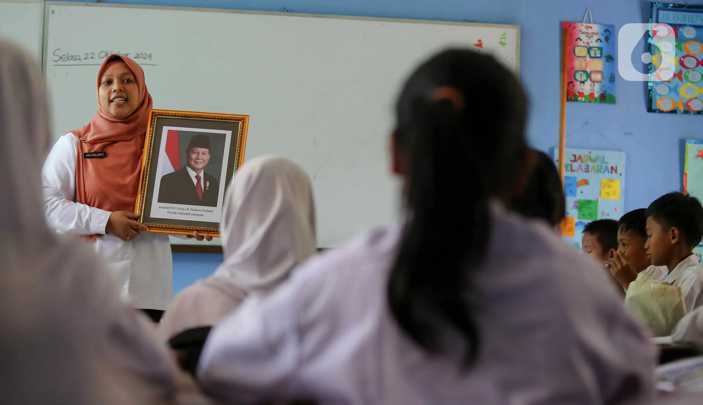 Sosialisasi Nama dan Wajah Presiden-Wakil Presiden yang Baru di SDN ...