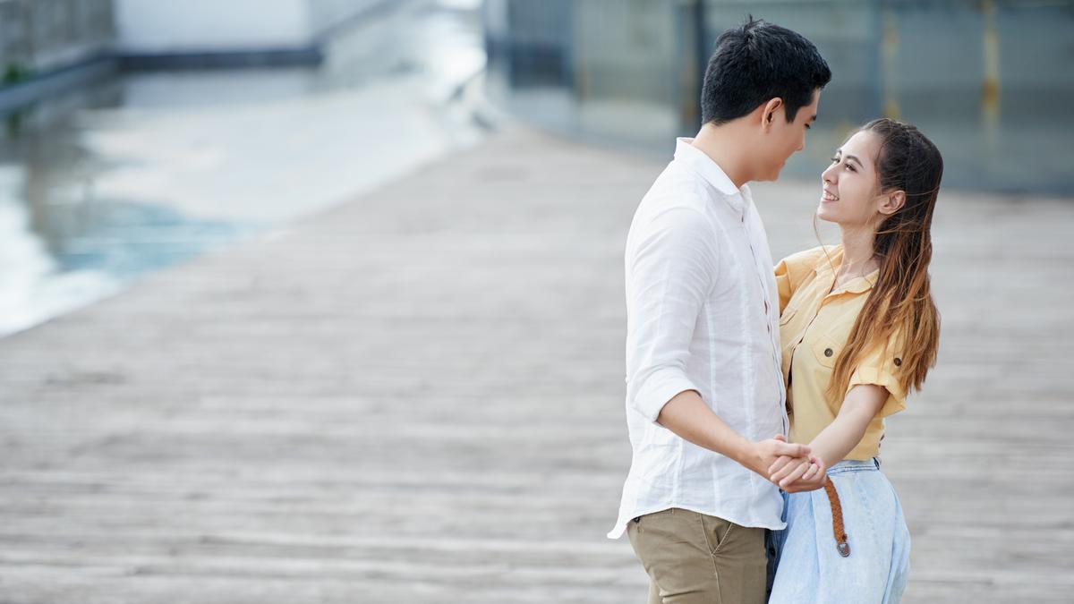 5 Tanda Pria Sangat Mencintaimu dengan Hati Tulus