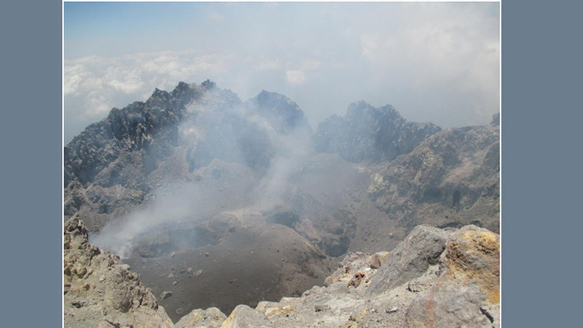 Melihat Lebih Dekat Dahsyatnya Kawah Merapi - Citizen6 Liputan6.com