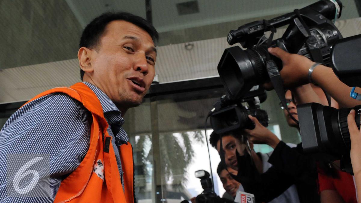 Kenakan Rompi Terbalik, Gatot Pujo Nugroho Penuhi Panggilan KPK - Foto Liputan6.com