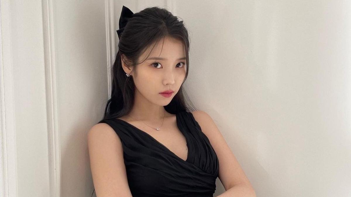 Jadi Perbincangan Netizen, Ini 6 Gaya Rambut IU yang Dibilang Terbaik ...