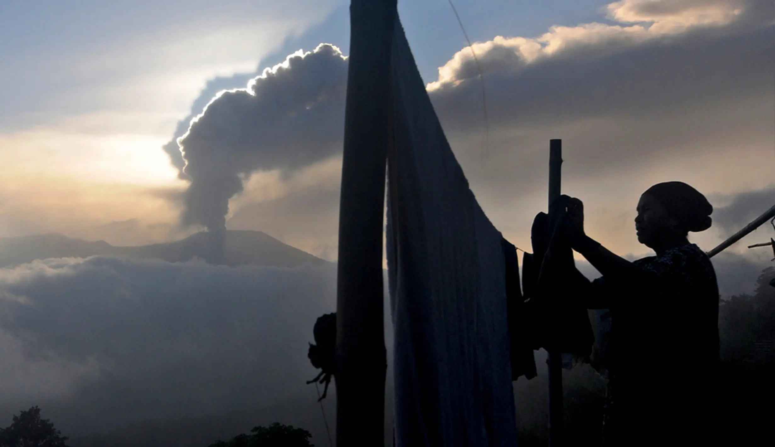 Kondisi Terkini Gunung Marapi, Masih Muntahkan Abu Vulkanik dari ...