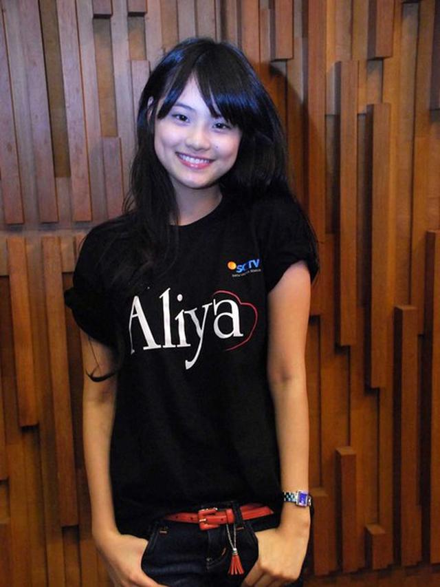 Genap Berusia 28 Tahun, Ini 6 Potret Masa Kecil Gege Elisa yang Curi ...