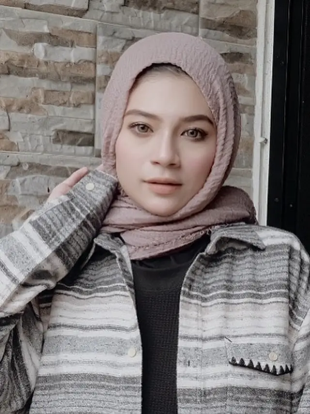 Jihan Shafira Tiurmasari, Model Asal Bugis yang Berbagi Tips Outfit ala ...