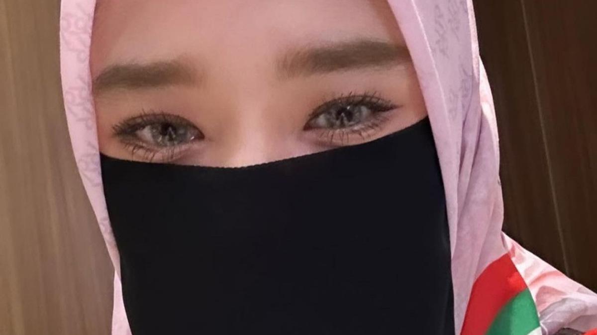 Inara Rusli Lantunkan Salawat Badar Hadiri Aksi Bela Palestina di Monas