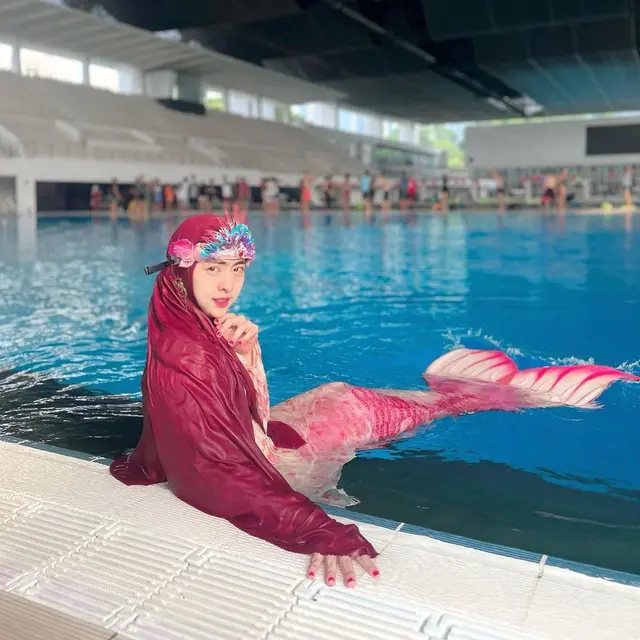 Pesona Selebgram Shindy Putri Berkostum Duyung di Kolam Renang, Disebut ...