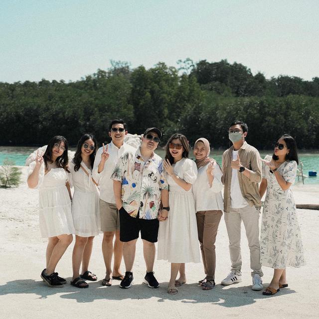 7 Potret YouTuber Nex Carlos Lamar Kekasihnya, Romantis di Pinggir ...