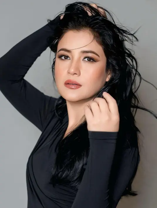 Pemotretan Fera Feriska Dipuji Seperti Gadis, Seakan Tak Menua di Usia ...