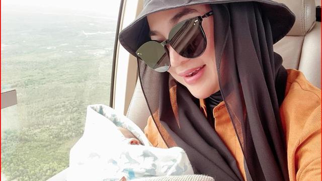 Potret Liburan Mewah Nursam Jhonlin Istri Haji Isam, Penampilannya Curi ...