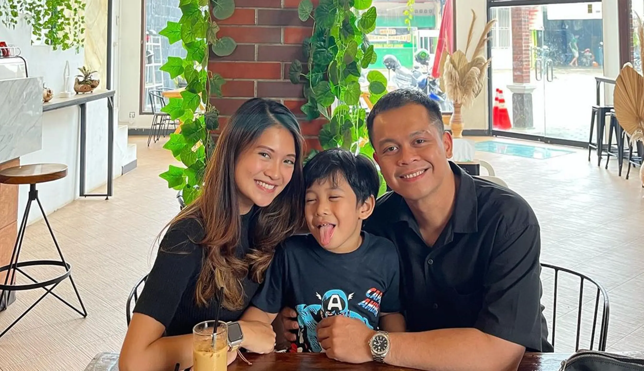 Bak Ayah Kandung, Ini Potret Kedekatan Rio Alief dan Anak Vinessa Inez ...