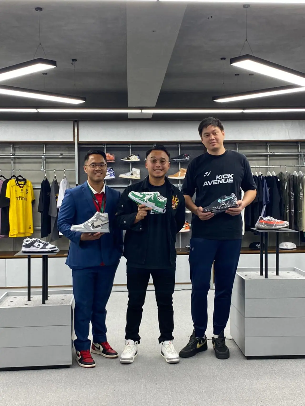 Selebgram Jupaka Ungkap Kekesalan Beli Sepatu Palsu Jutaan Rupiah di ...