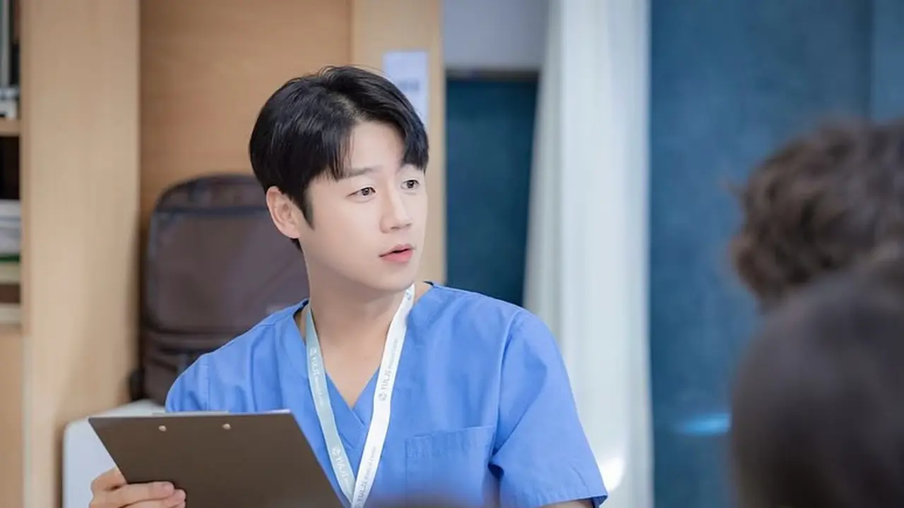 7 Potret Jung Joon Won, Pemeran Kepala Residen Green Flag di Serial ...