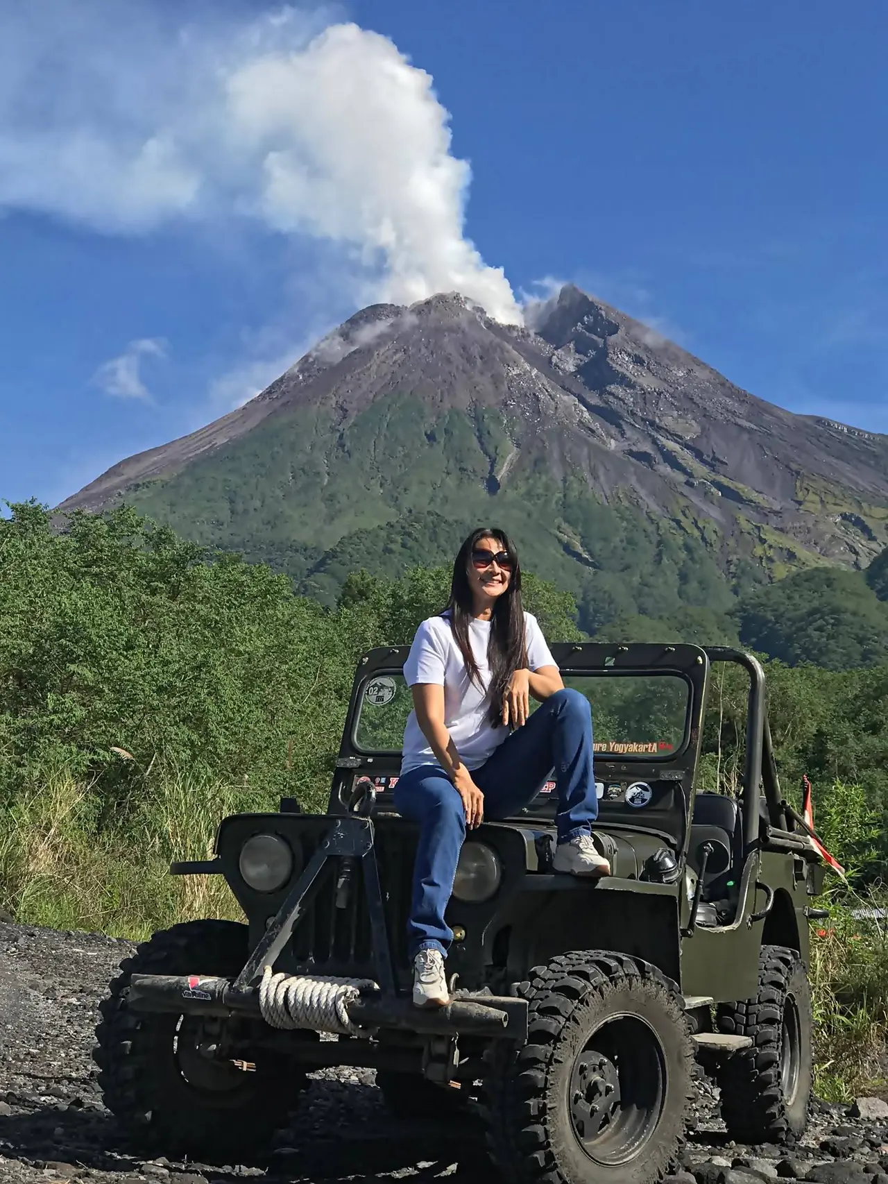 Gunung Merapi Erupsi, Jeep Merapi Masih Buka untuk Wisata - Regional ...