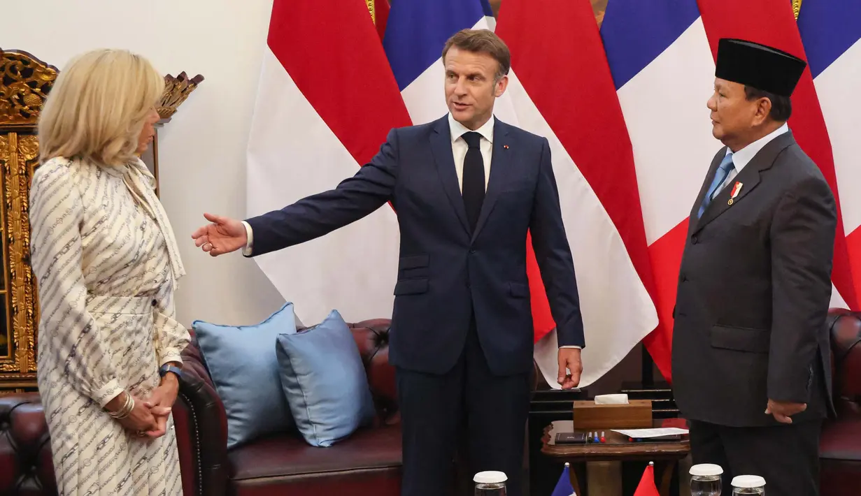 Jelang Pertemuan Empat Mata, Ini Momen Akrab Presiden Prabowo Subianto dan Emmanuel Macron ...