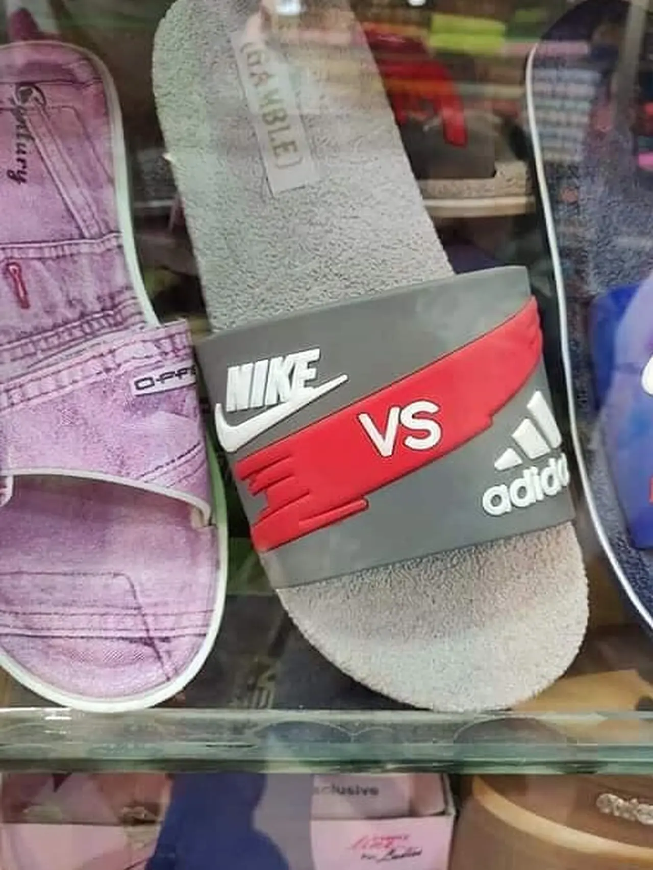 7 Potret Sandal dengan Merek Nyeleneh Ini Bikin Geleng Kepala - Hot ...