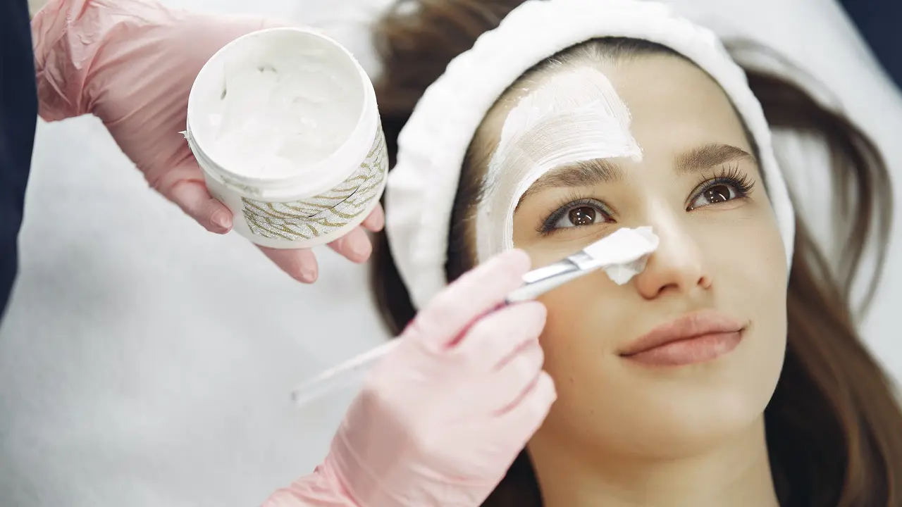 Cara Membuat Masker Wajah Alami, Bantu Kulit Sehat dan Cerah