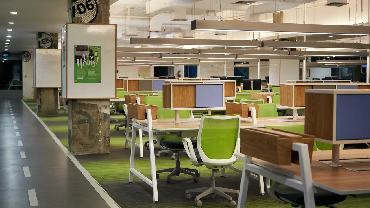 Desain Interior Kantor Gojek yang Kekinian, Ada Ruang untuk Bermain dan ...