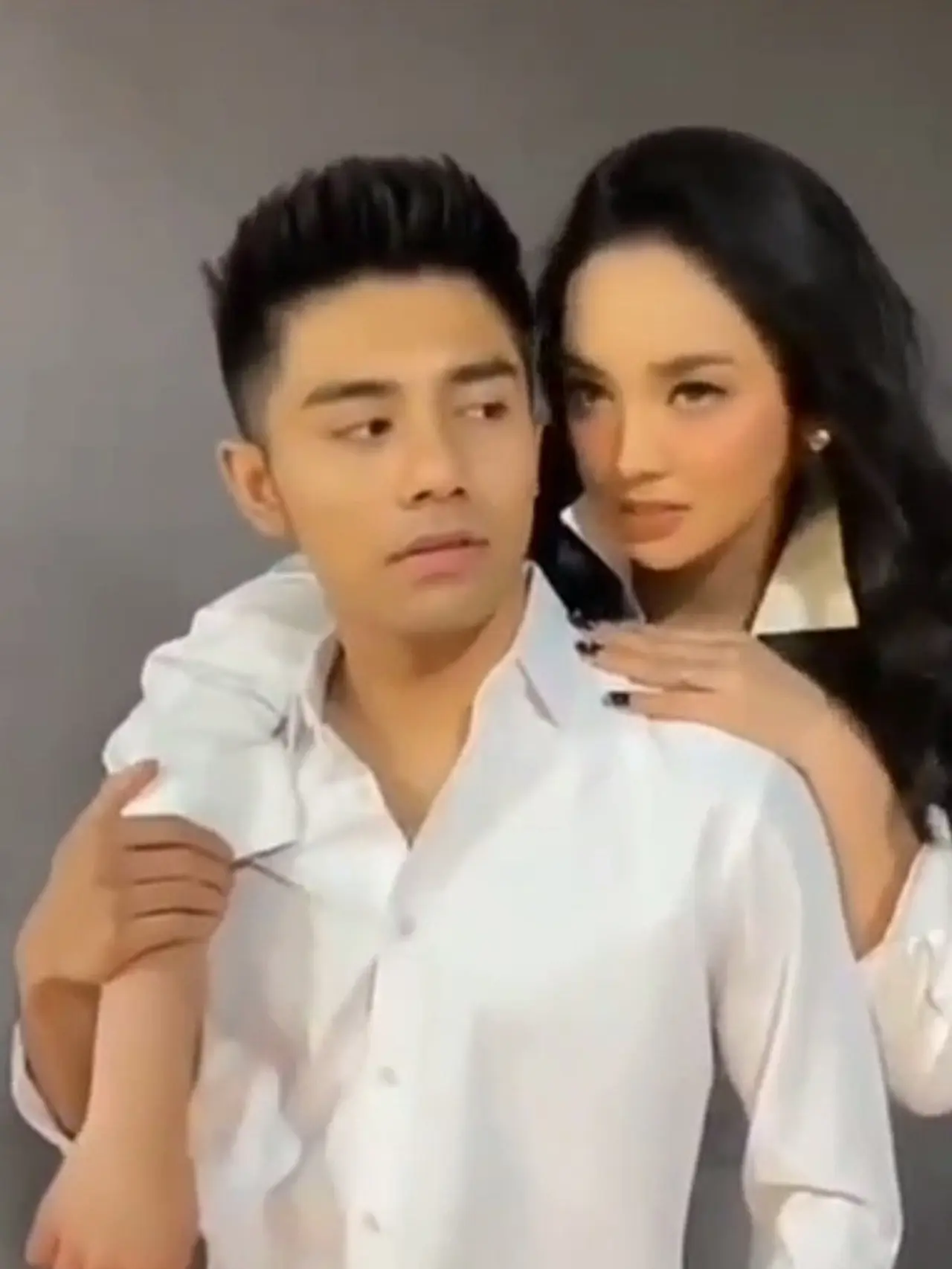 7 Gaya Photoshoot Lyodra Ginting dan Riza Syah, Makin Lengket - Hot ...