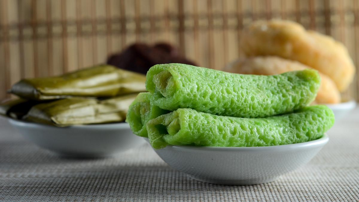 Jaje Bendu, Sajian Khas Bali yang Mirip Dadar Gulung - Regional ...