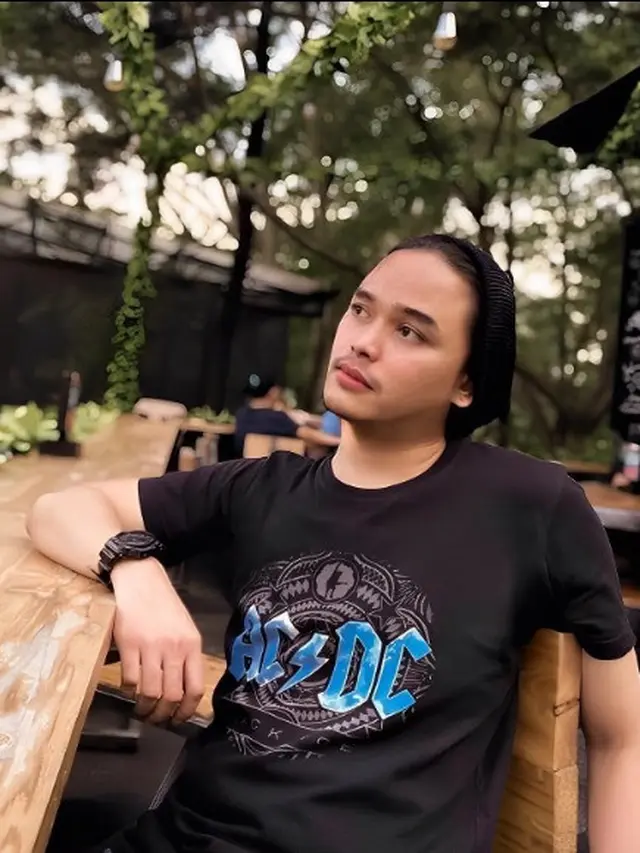 Revan Adrian Bintangi Layar Lebar Pertamanya - ShowBiz Liputan6.com