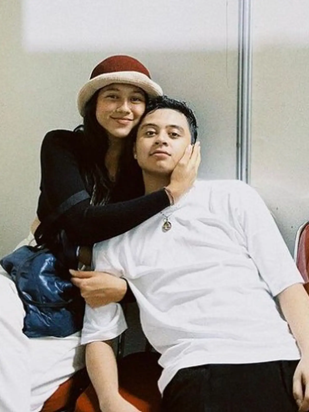 Bastian Steel Lamar Sitha Marino, Intip 10 Potret Gaya Pacaran dan ...