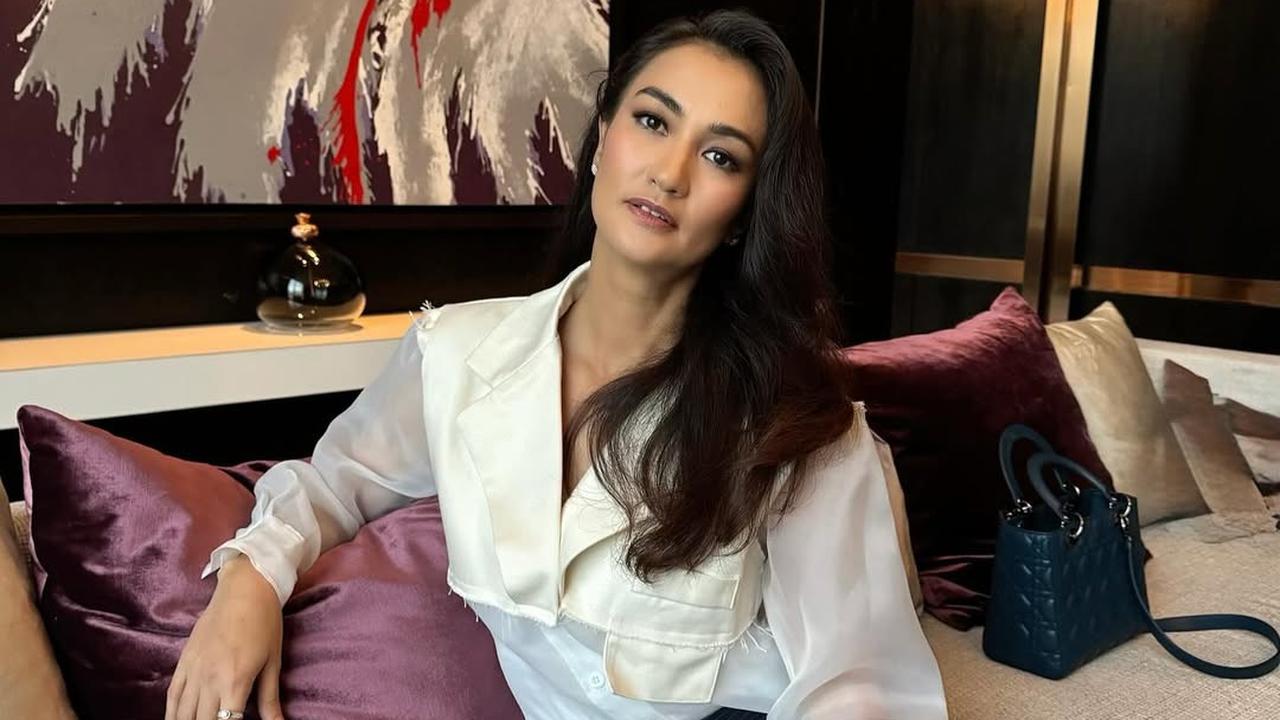 Eksklusif Atiqah Hasiholan: Jadi Dukun Di Film Horor Kampung Jabang ...