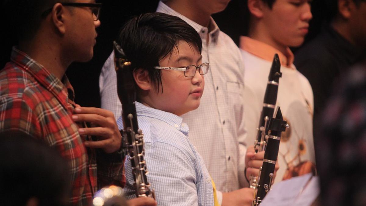 Pemain Clarinet Termuda Unjuk Gigi di IOEF 2016 - ShowBiz Liputan6.com