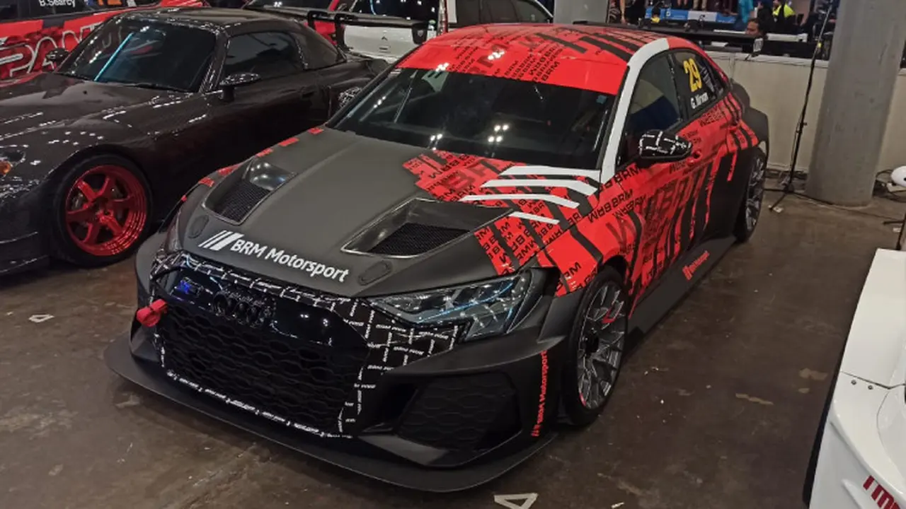 Mobil Balap Audi RS3 TCR Ikut Mejeng di Pameran Modifikasi Indonesia ...