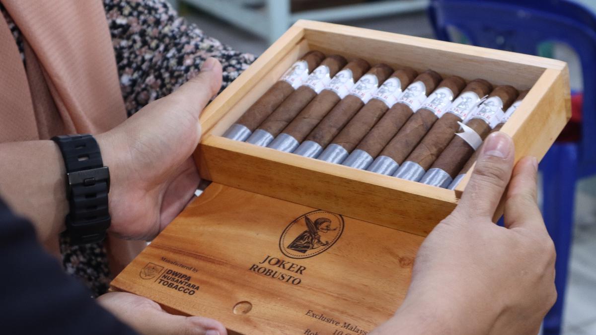 Cerutu Jember Tembus Pasar Malaysia, Signature dengan Cita Rasa Khas ...