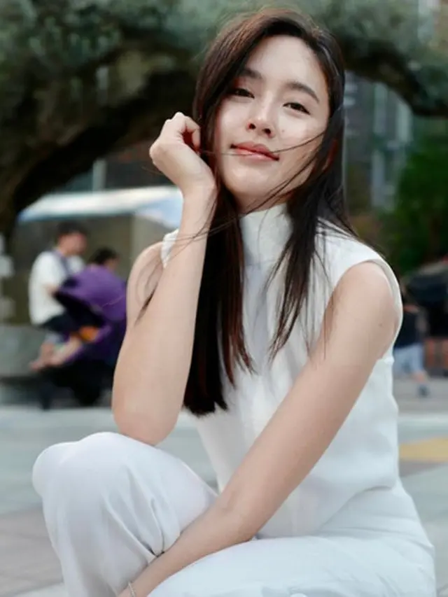 6 Foto Nong Poy Si Transgender Cantik Saat Jadi Ilmuwan - Global ...