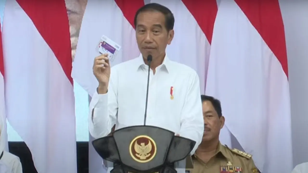 Bagikan Kartu Indonesia Pintar, Jokowi Pesan agar Jangan Dibelikan ...