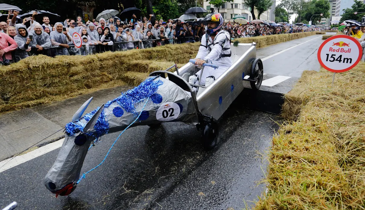 FOTO: Kompetisi Unik, Balapan 'Kotak Sabun' di Brasil - Foto Liputan6.com