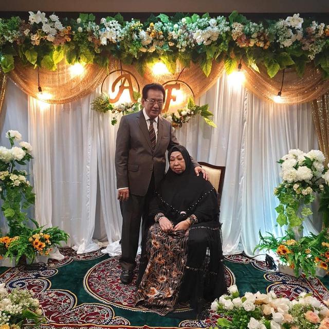 6 Momen Anwar Fuady dan Istri Rayakan 50 Tahun Pernikahan, Selalu Mesra ...