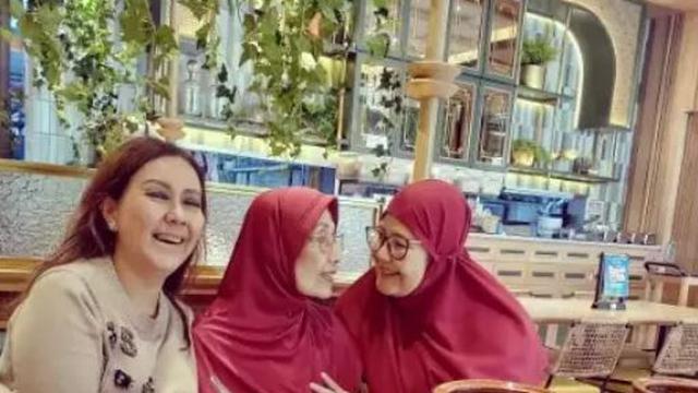 6 Potret Kenangan Nani Wijaya dan Keluarga, Meninggal di Usia 78 Tahun ...