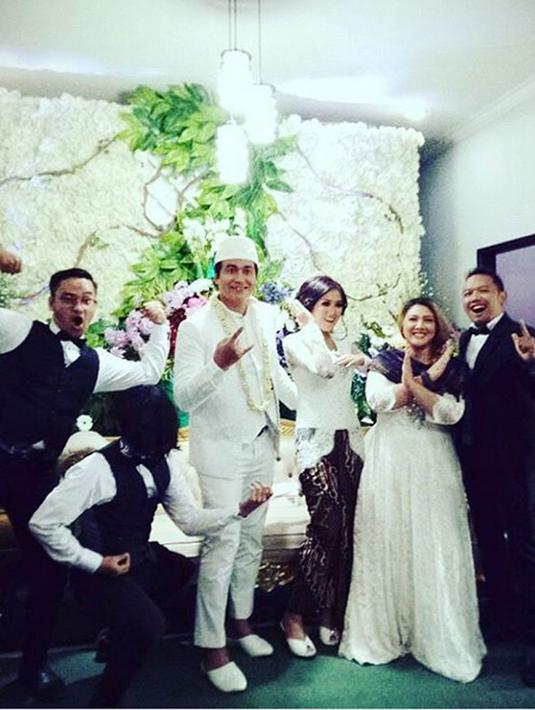 Potret Pernikahan Adjie Pangestu dan Novita Petria - Photo Fimela.com