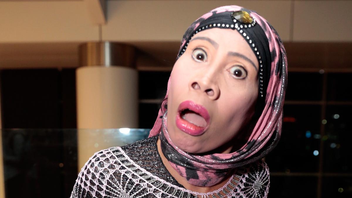 Profil Lengkap Omas Adik Mandra, Dari Lenong ke Layar Televisi ...