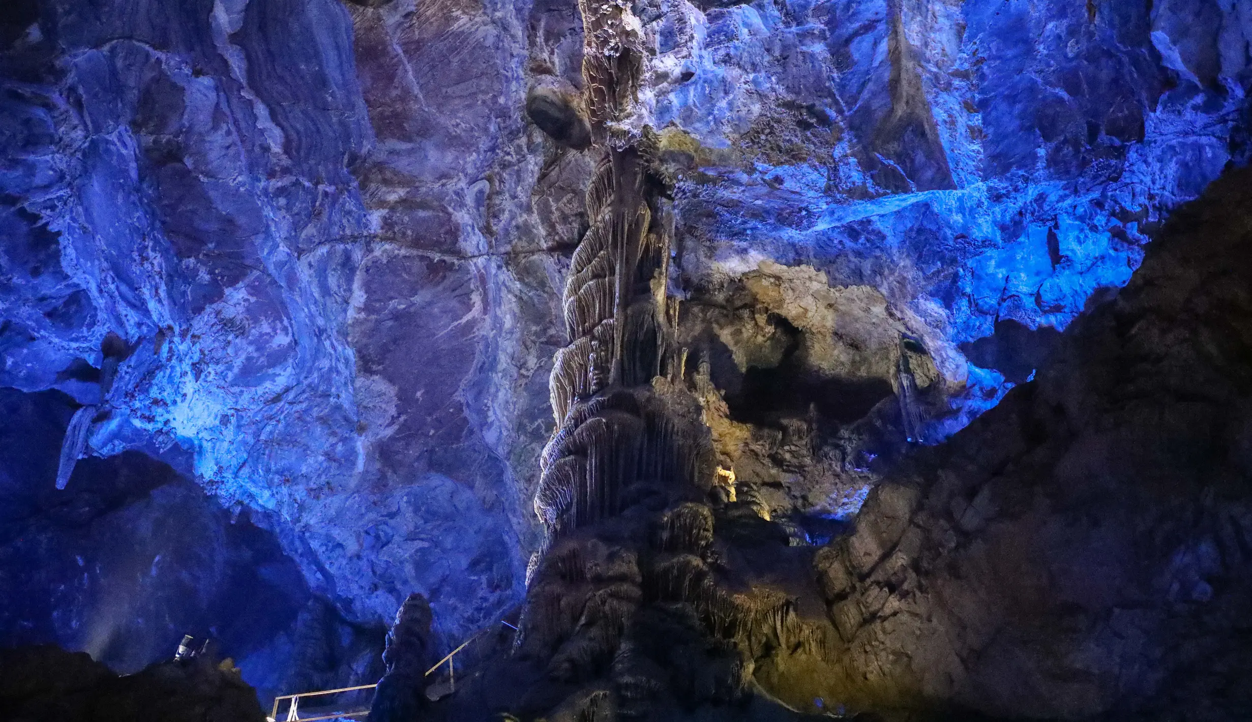 FOTO: Keindahan Bagian Dalam Gua Karst Wanxiang di China Barat Laut ...