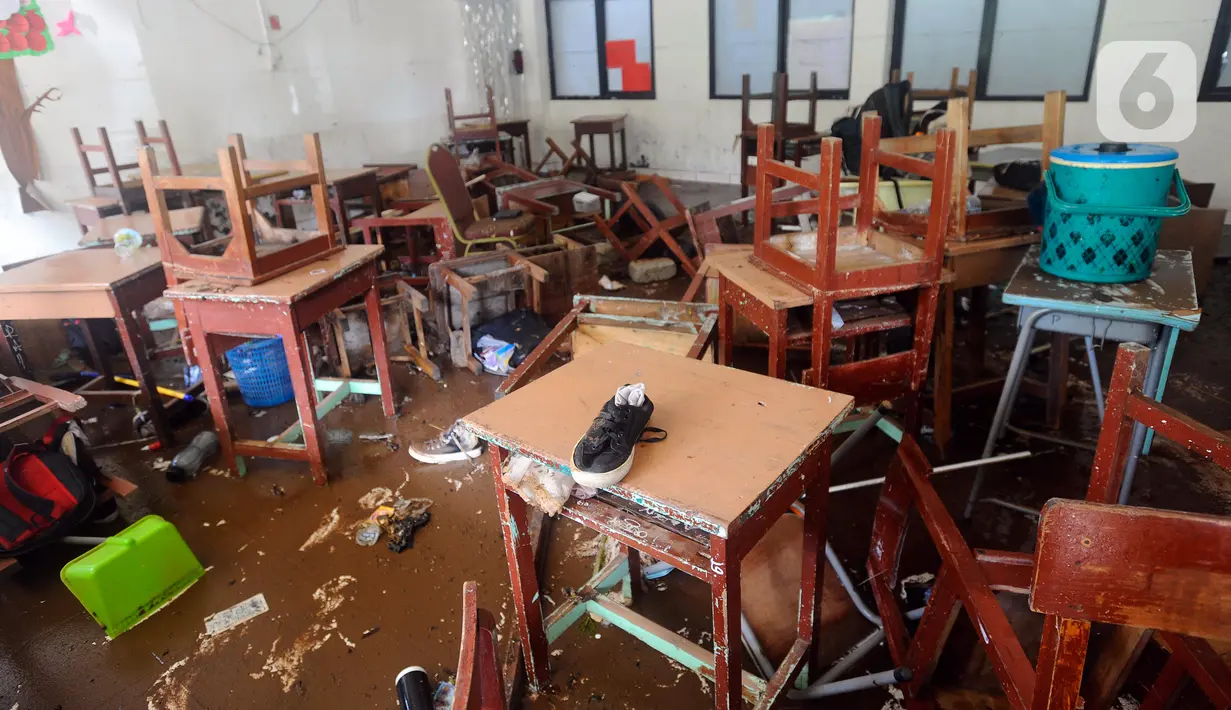 Menko PMK Muhadjir Effendy Tinjau Lokasi Tembok Roboh di MTSN 19 ...