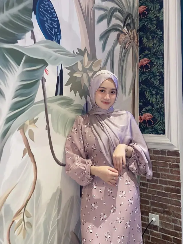 Inspirasi Model Hijab Khansa Mariska yang Modis dan Tetap Santun - Hot Liputan6.com