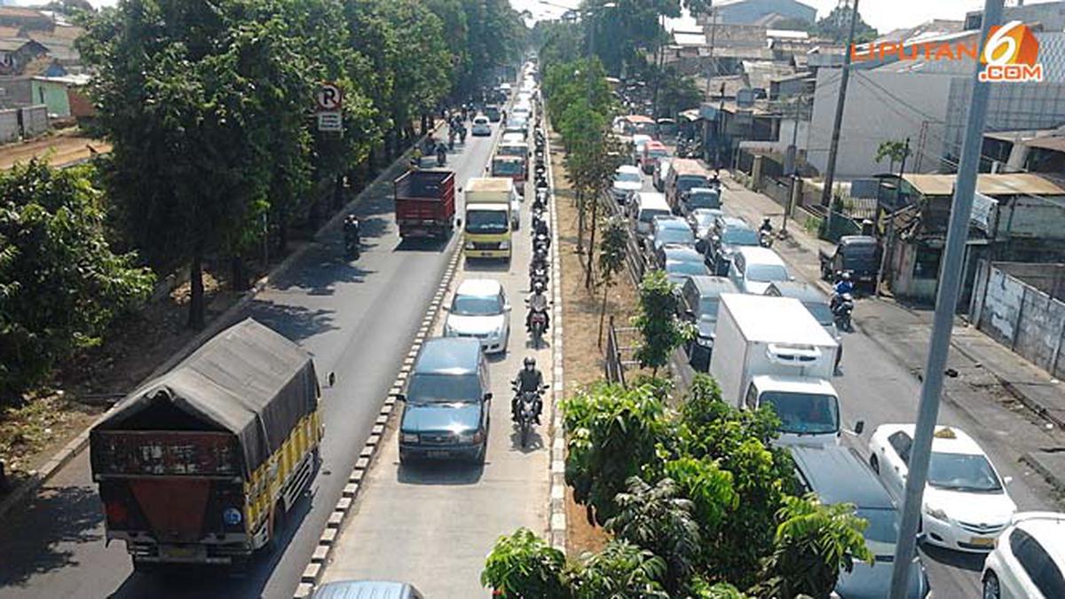 Halte Dibakar, Transjakarta Koridor XI Belum Beroperasi - News Liputan6.com