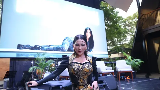Dianna Dee Starlight, Penyanyi Multi-Genre yang Berencana Rilis 12 ...